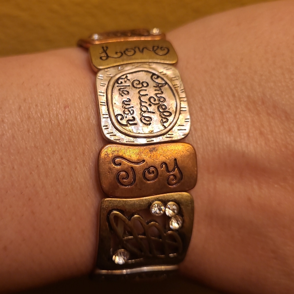 Angels Guide The Way Metal Stretch Bracelet Product C… - Gem